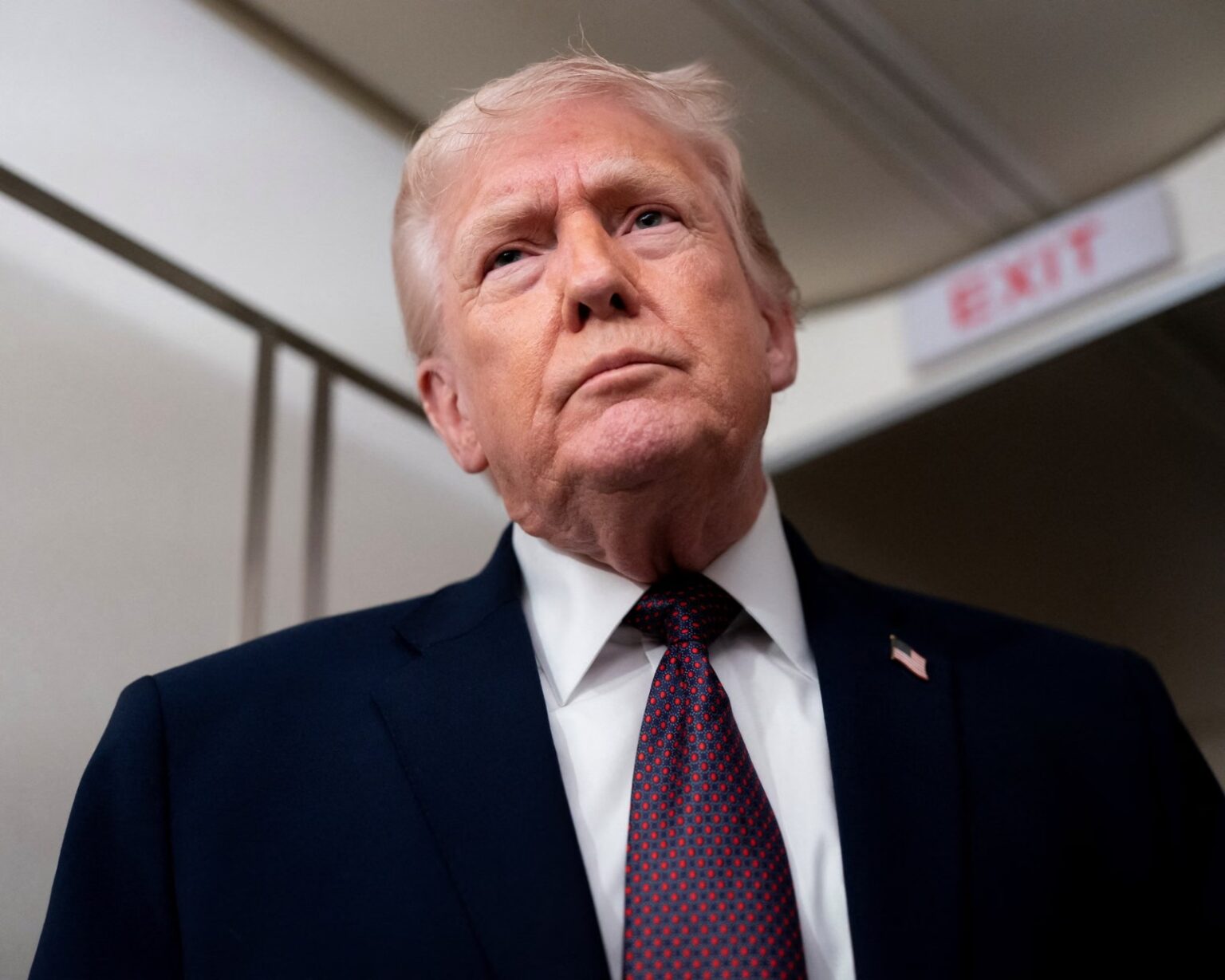 Trump reopens tariff war and threatens countries that trade with Iran